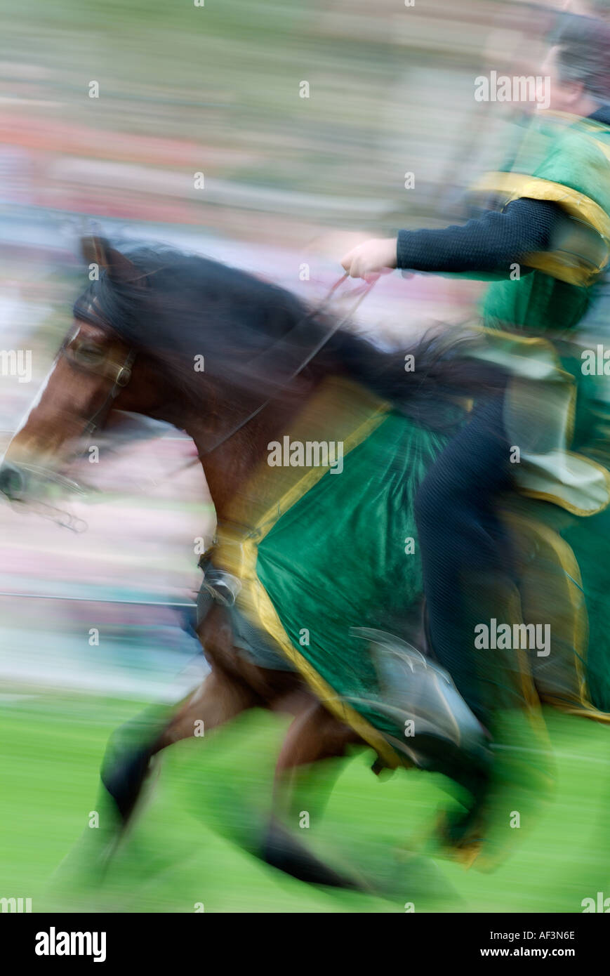Knight riding on horse hi-res stock photography and images - Alamy