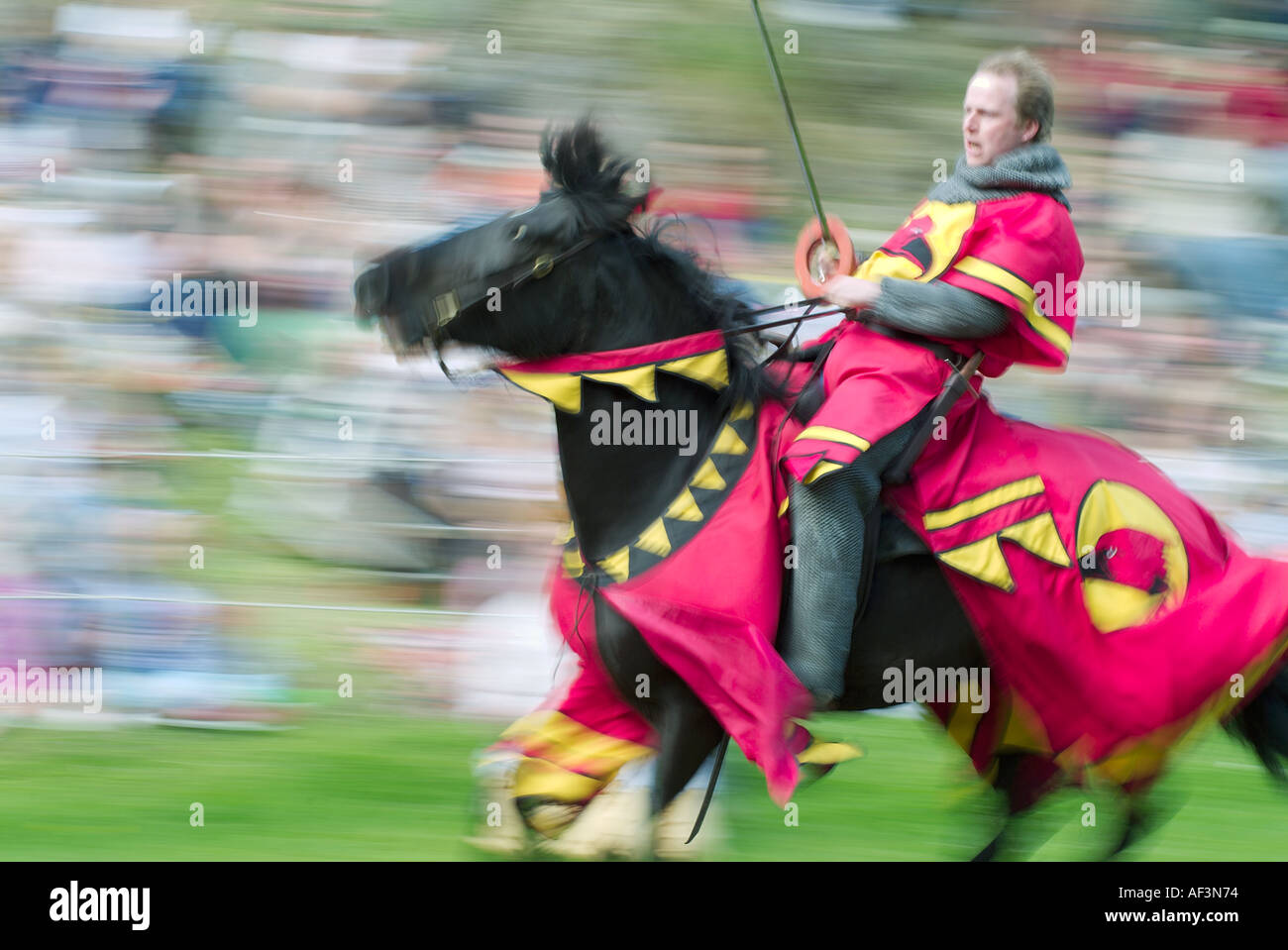 Knight riding horse hi-res stock photography and images - Alamy