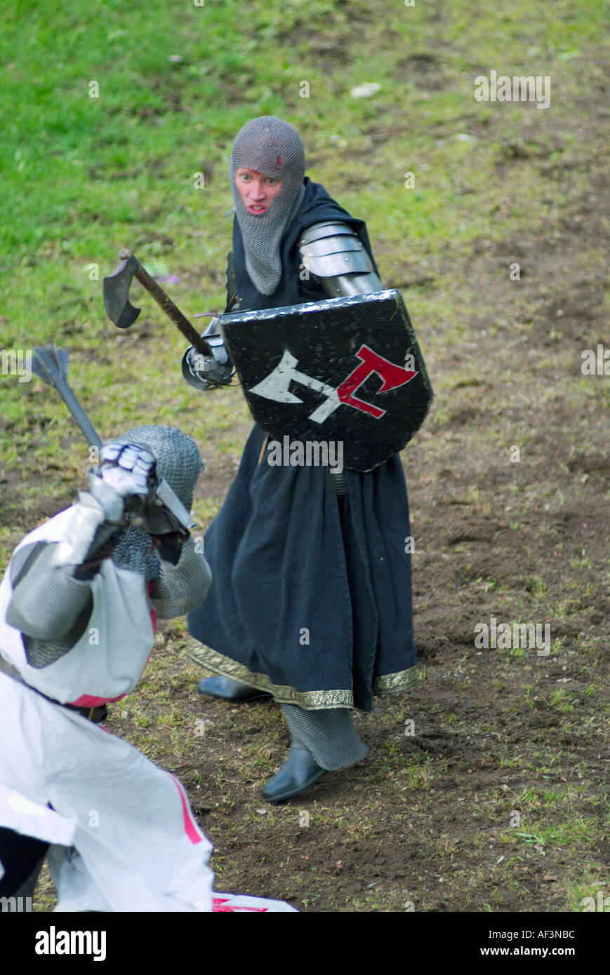 Knight fighting hi-res stock photography and images - Alamy