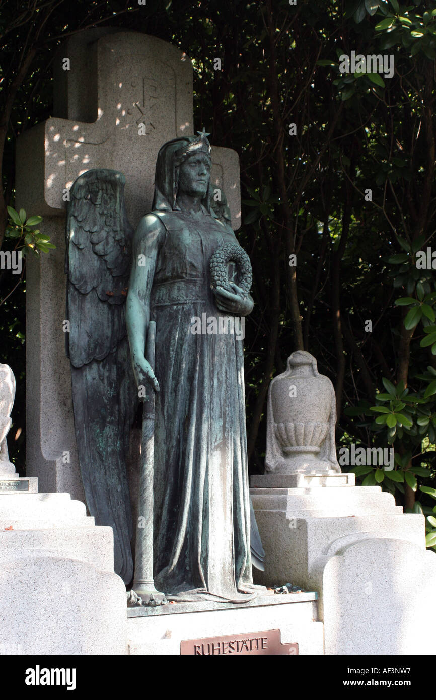 Biggest cemetery in the world hi-res stock photography and images - Alamy