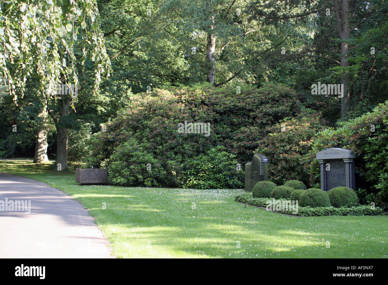 Ohlsdorf Hamburg. The biggest cemetery in the World Stock Photo - Alamy