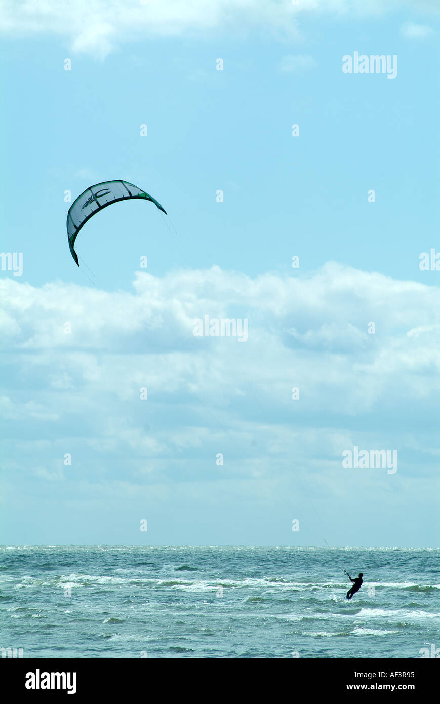 Kite chute hi-res stock photography and images - Alamy