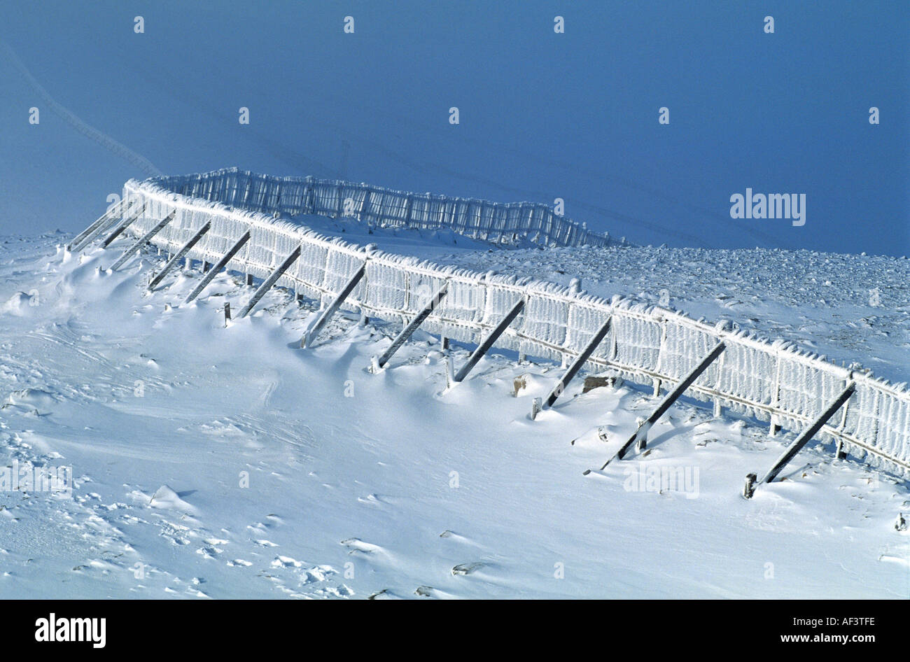 Curved fencing hi-res stock photography and images - Alamy