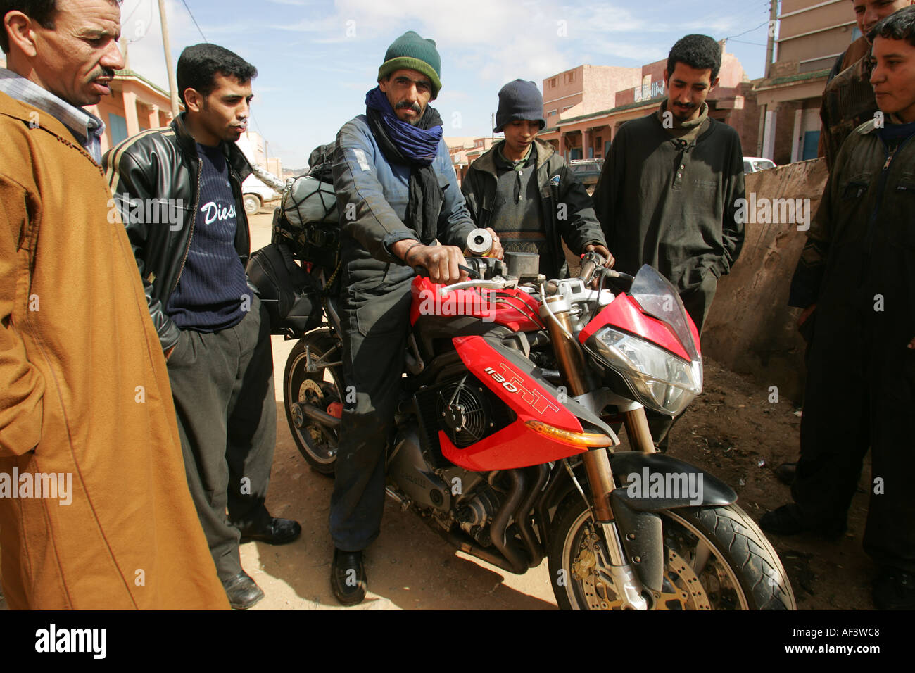 Mechanics oil hi-res stock photography and images - Alamy