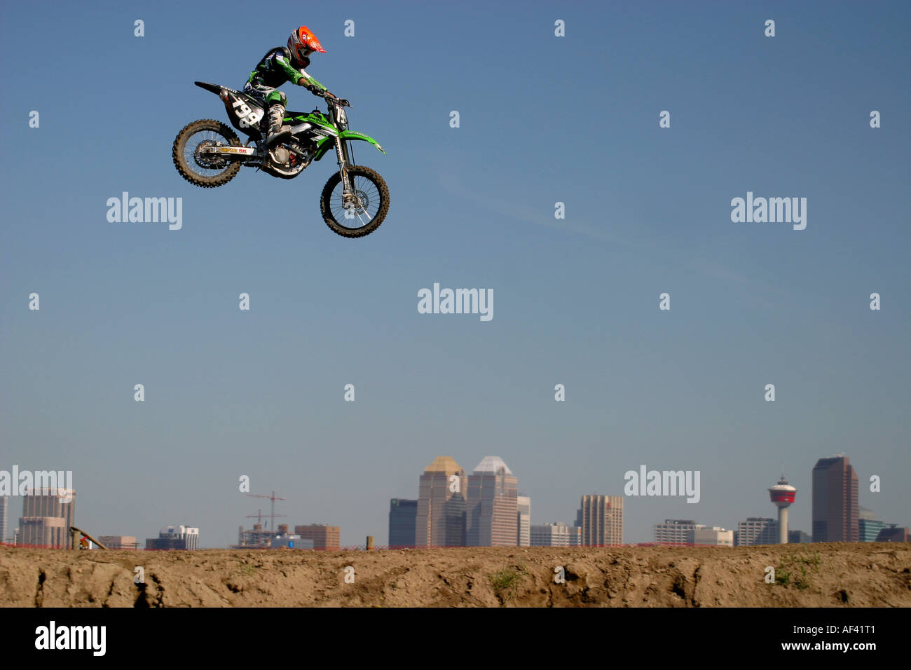 Motorcycle jumping train hi-res stock photography and images - Alamy