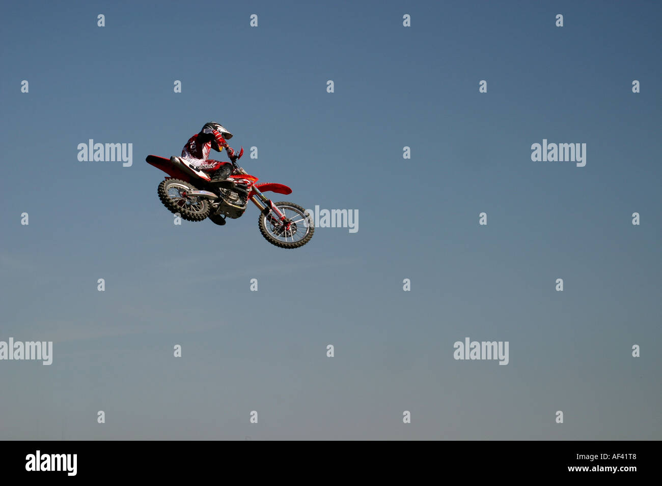 Motorcycle jumping train hi-res stock photography and images - Alamy