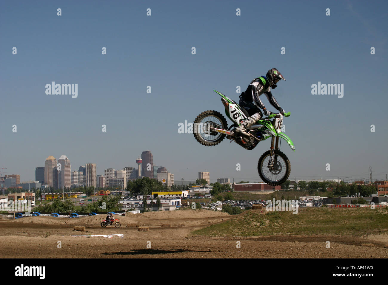 Motorcycle jumping train hi-res stock photography and images - Alamy