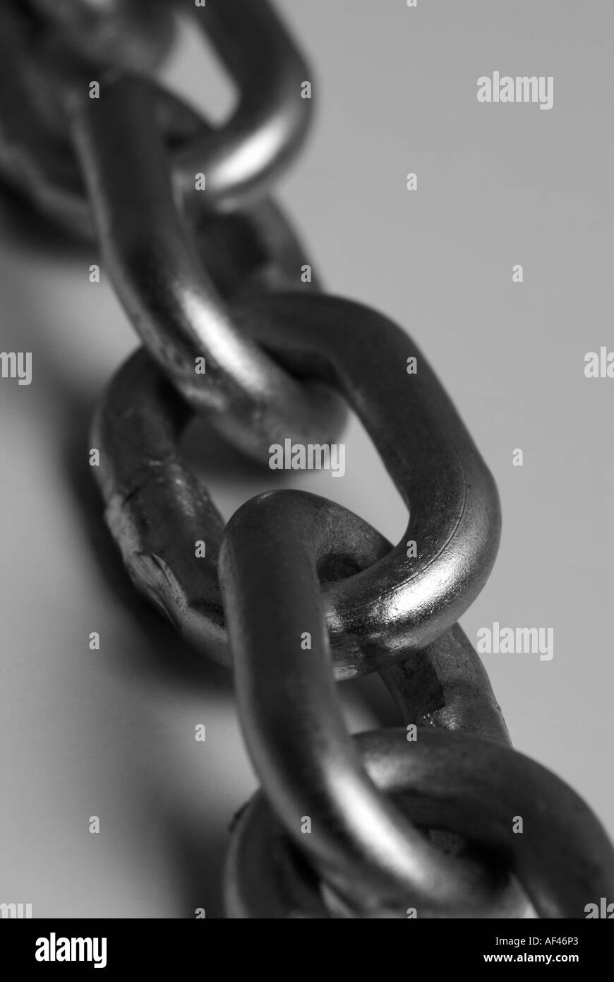 Chain links hi-res stock photography and images - Alamy