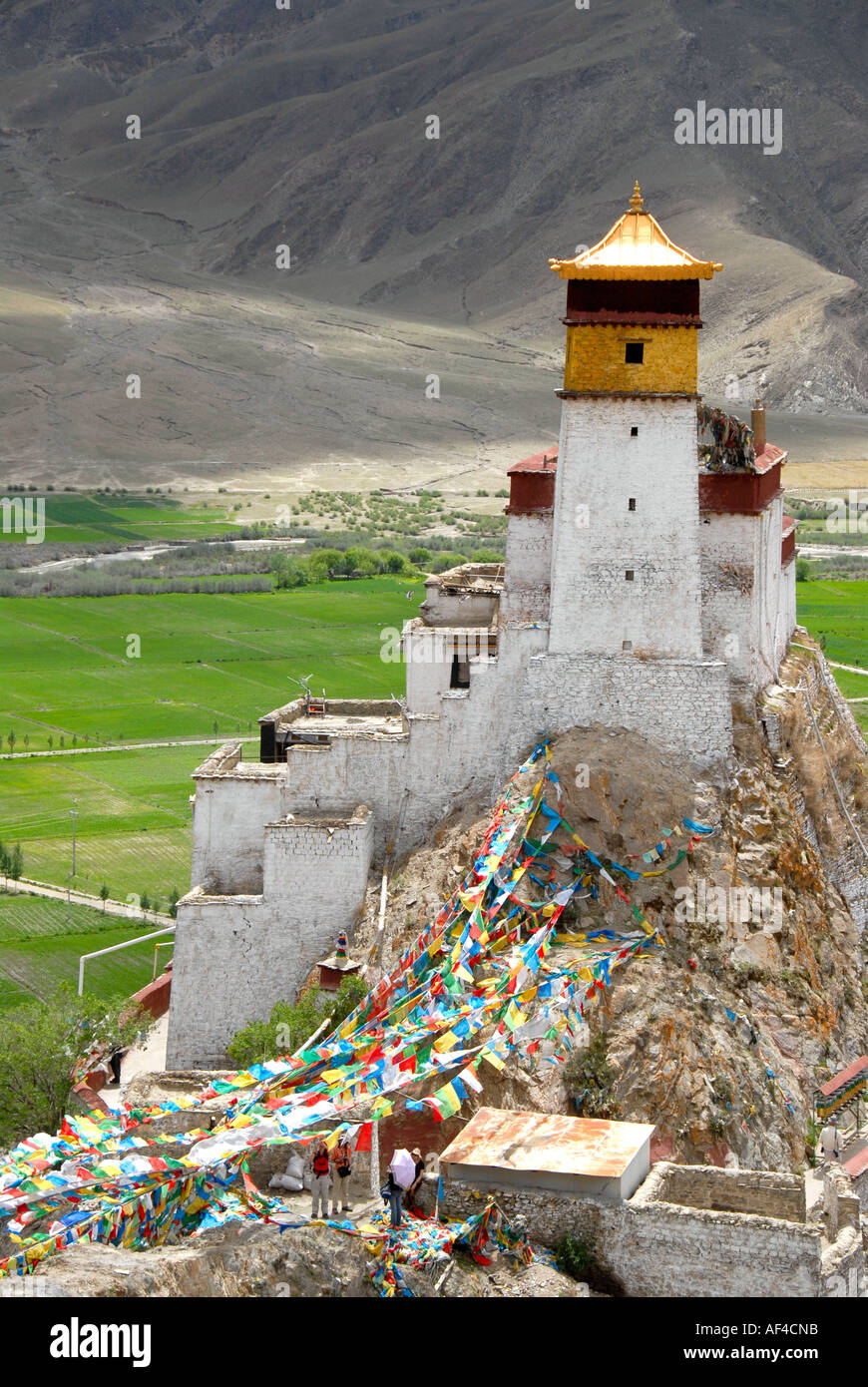 Yumbulagang fortress tibet hi-res stock photography and images - Alamy