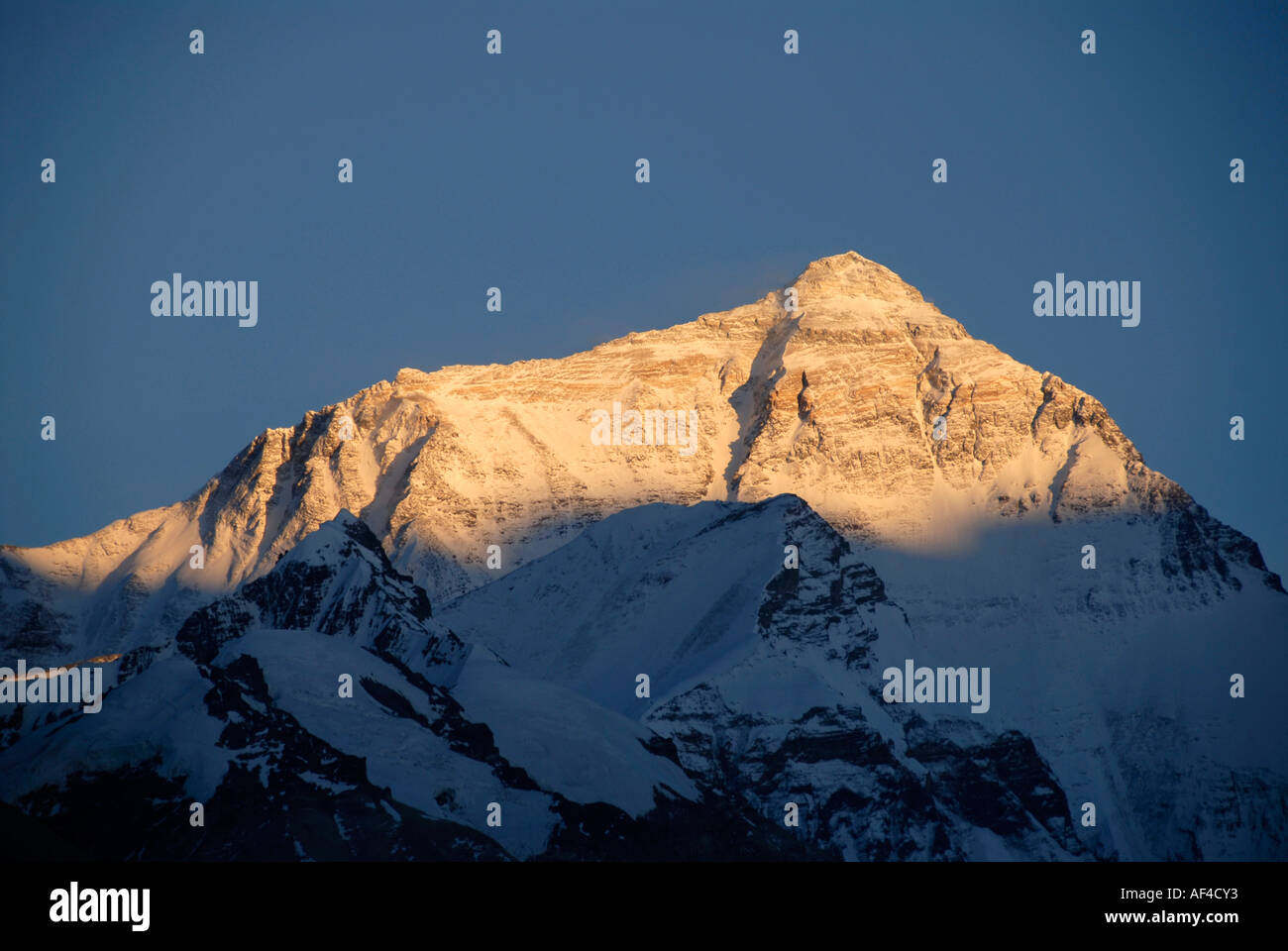 Top of Mt Everest Chomolungma in the evening light Tibet China Stock ...