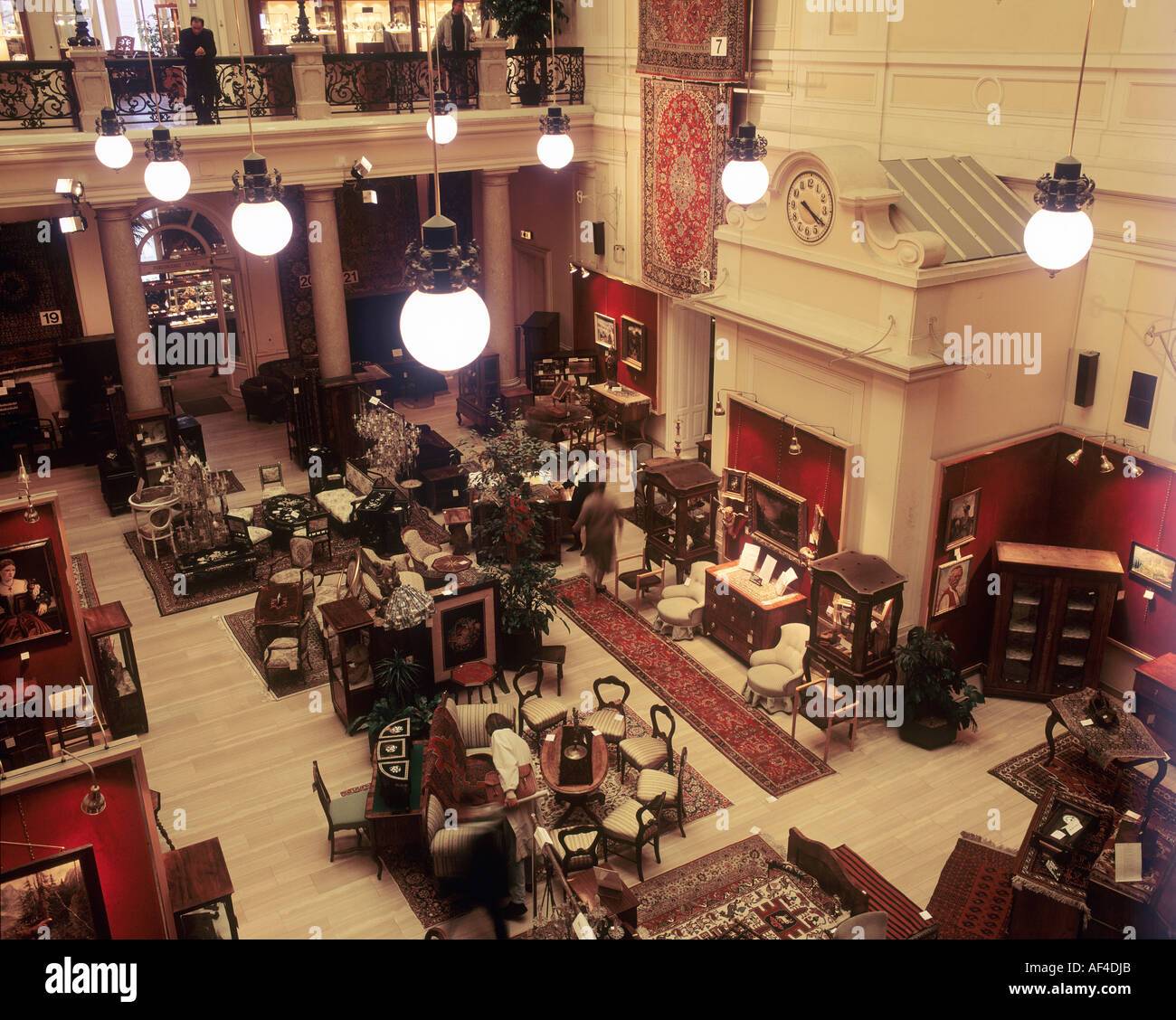 Inside auction room Dorotheum , Vienna, Österreich Stock Photo - Alamy