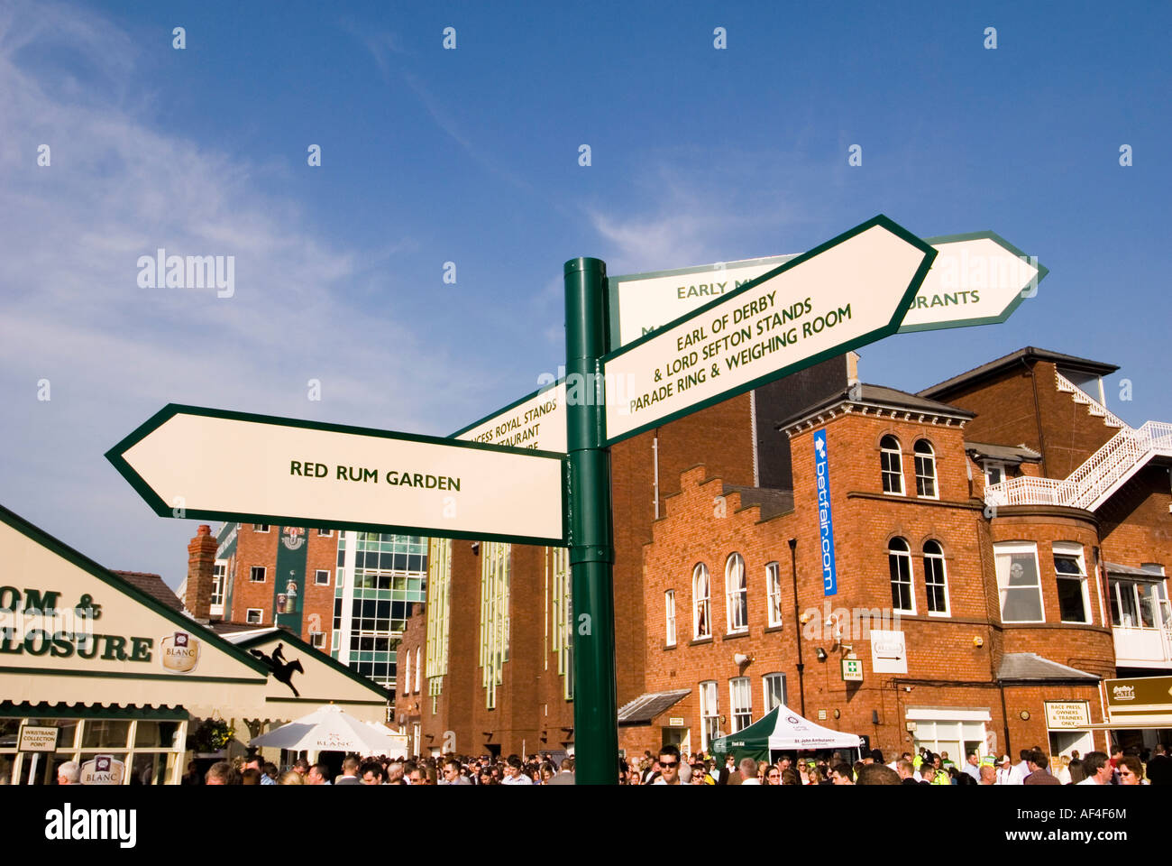 Liverpool racecourse hi-res stock photography and images - Alamy