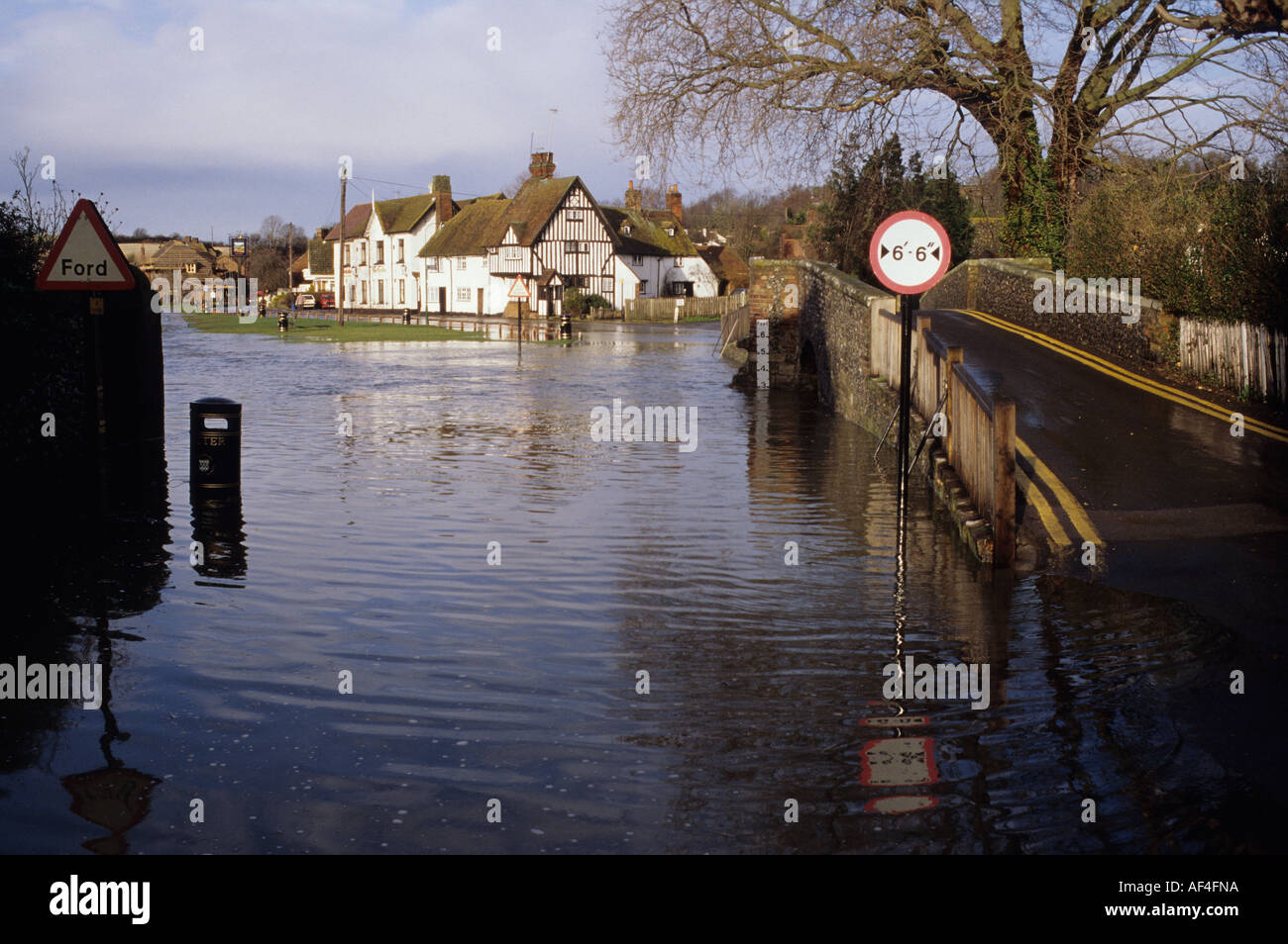 Ford flooding hi-res stock photography and images - Alamy