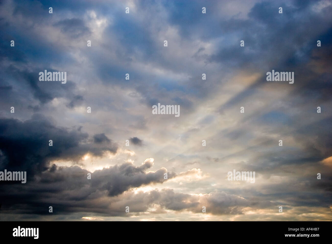 Shaft of light at sunset hi-res stock photography and images - Alamy