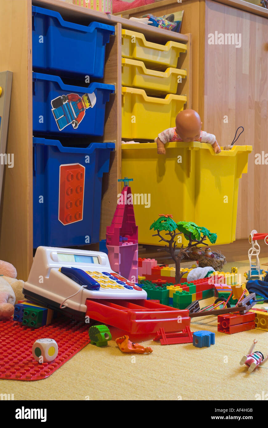 Messy apartment room hi-res stock photography and images - Alamy