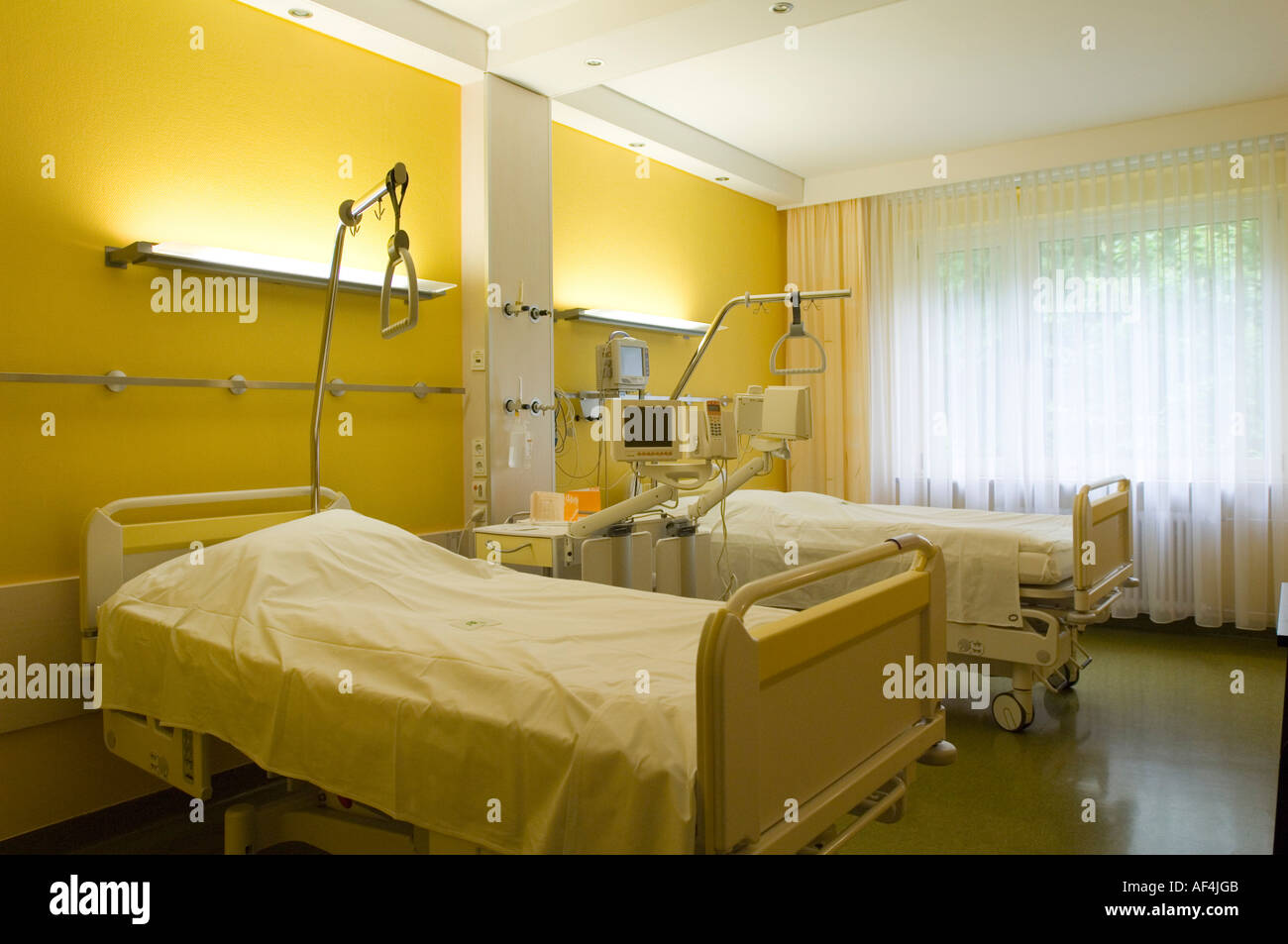 First class room hi-res stock photography and images - Alamy