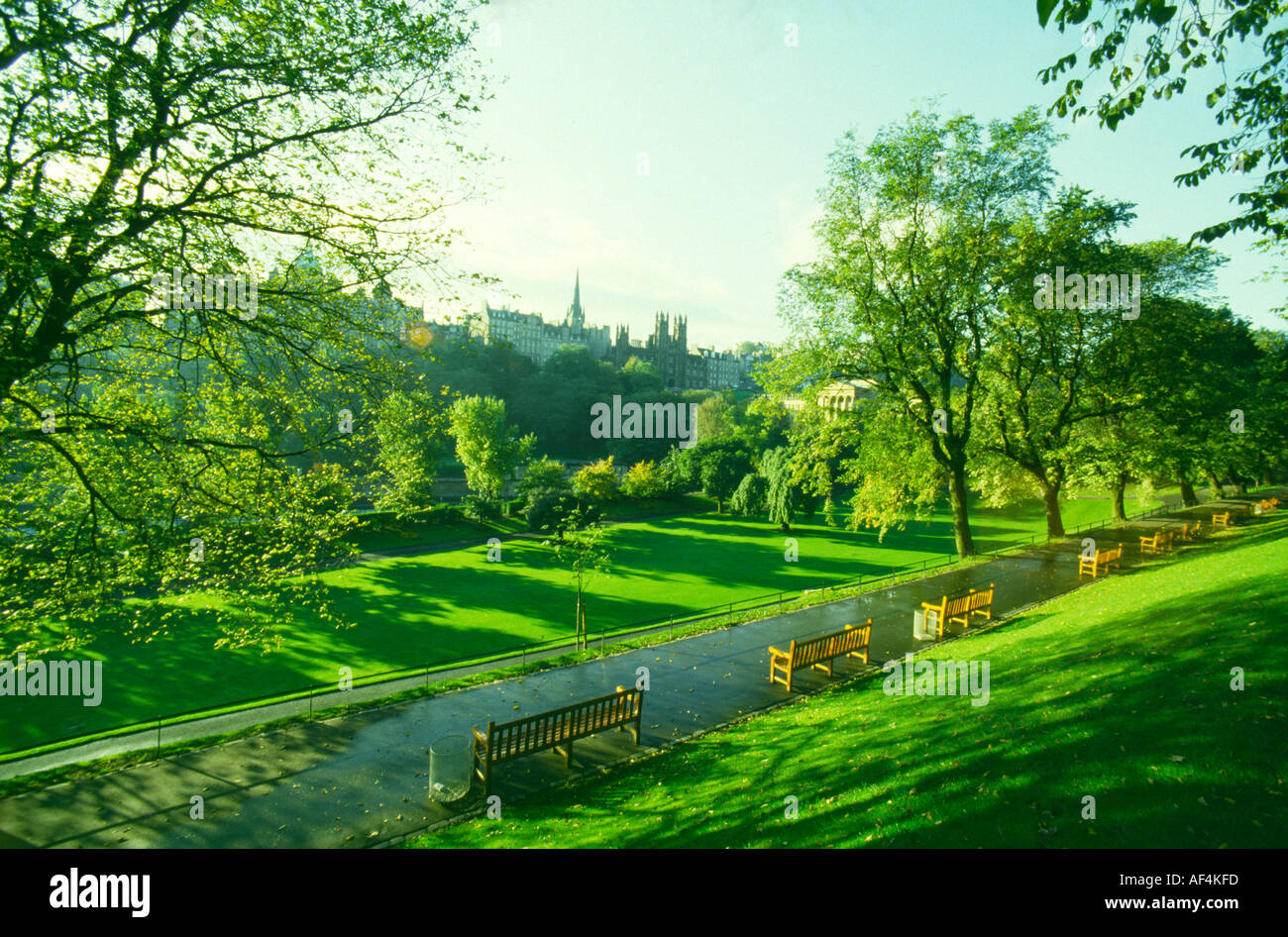 Nor loch edinburgh hi-res stock photography and images - Alamy