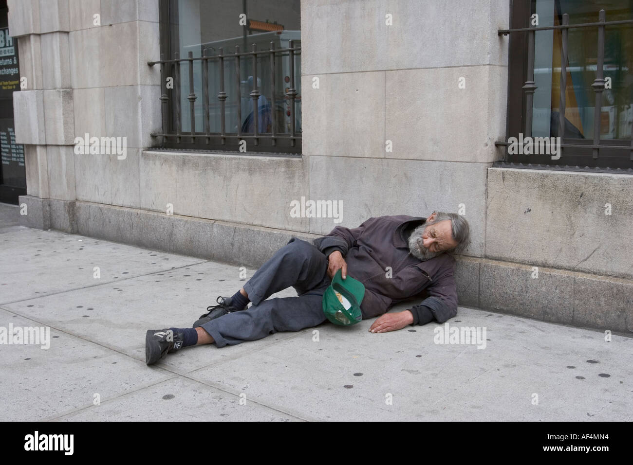 Destitute person new york city hi-res stock photography and images - Alamy