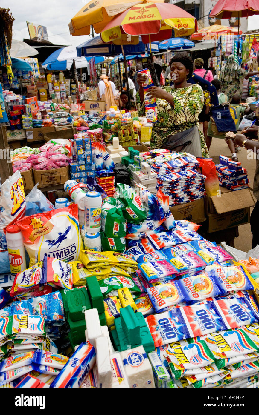 Nigeria Lagos People at marketplace Stock Photo - Alamy
