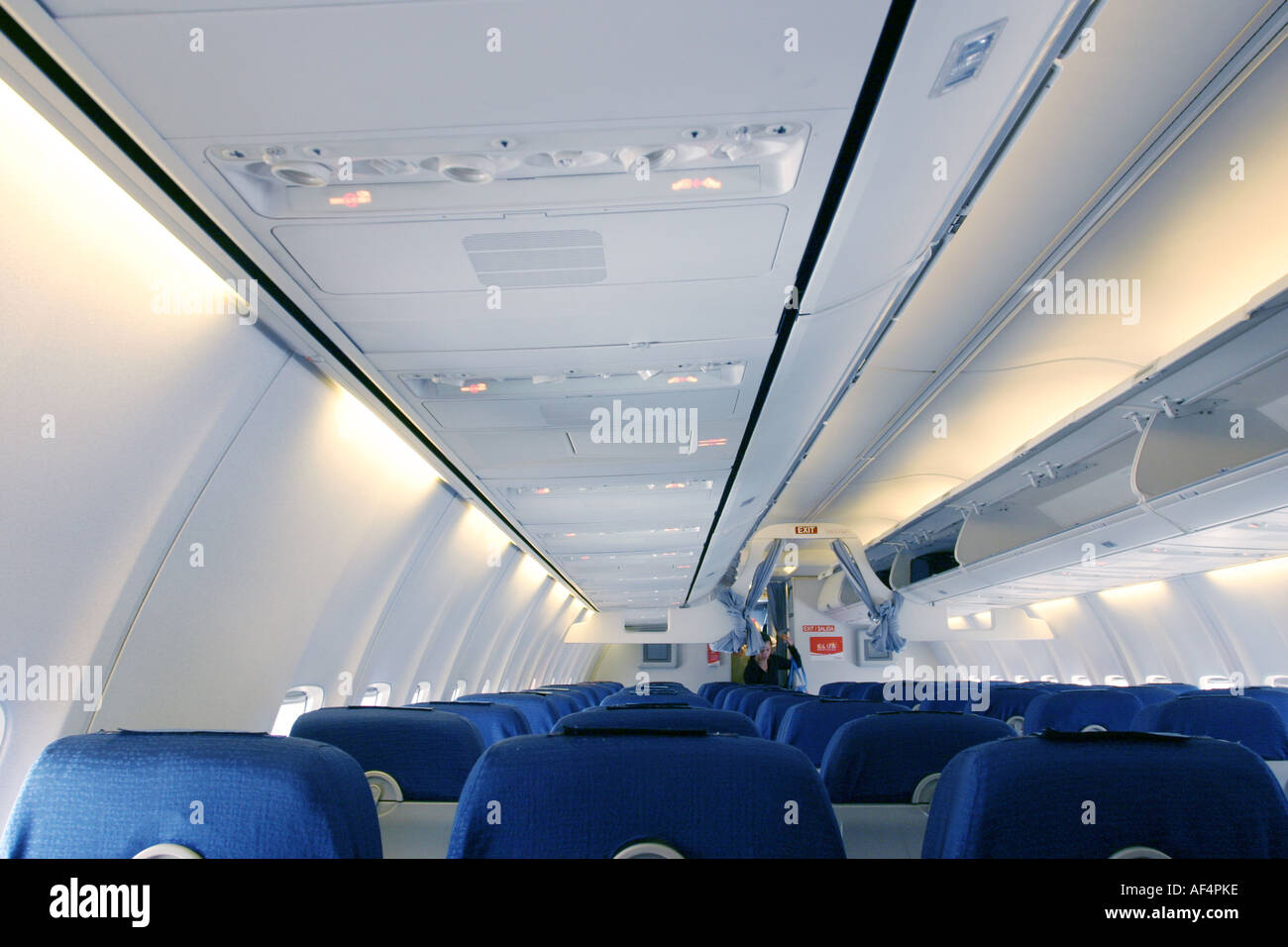 Passengers starting to enter an airplane Stock Photo - Alamy