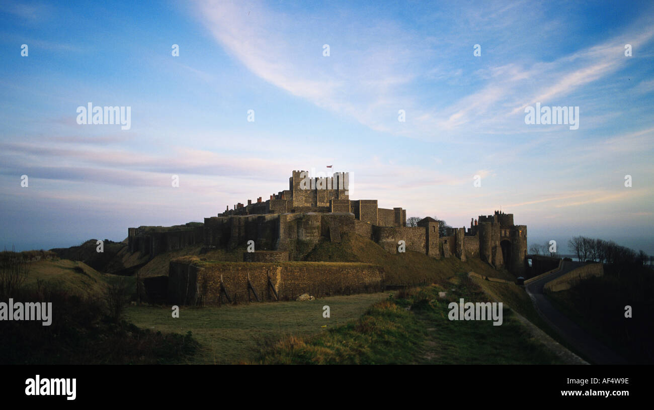 English channel 12th century hi-res stock photography and images - Alamy