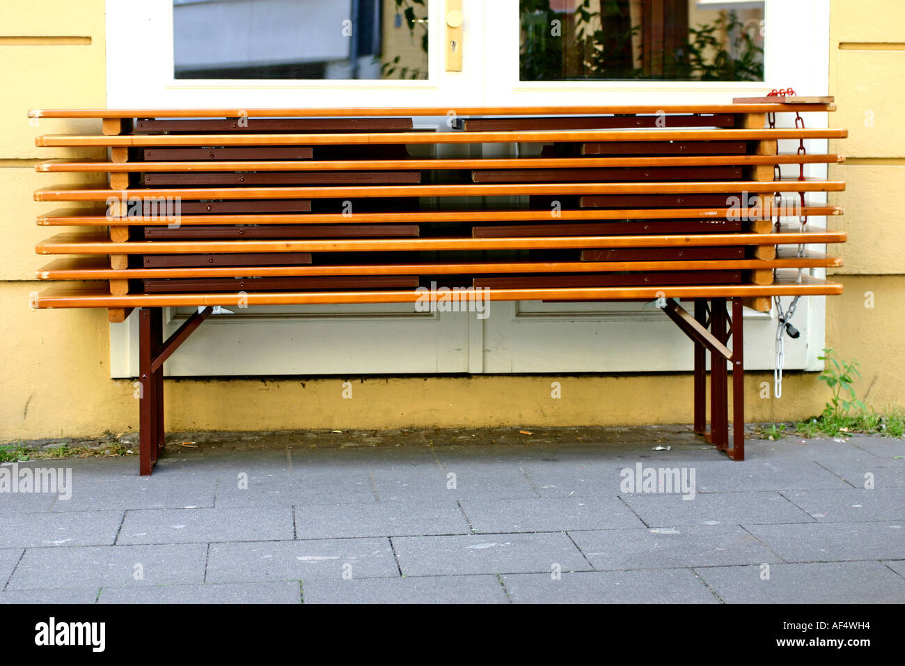 Ale benches hi-res stock photography and images - Alamy