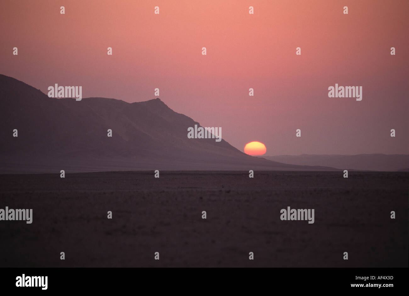 Temperature change in africa hi-res stock photography and images - Alamy