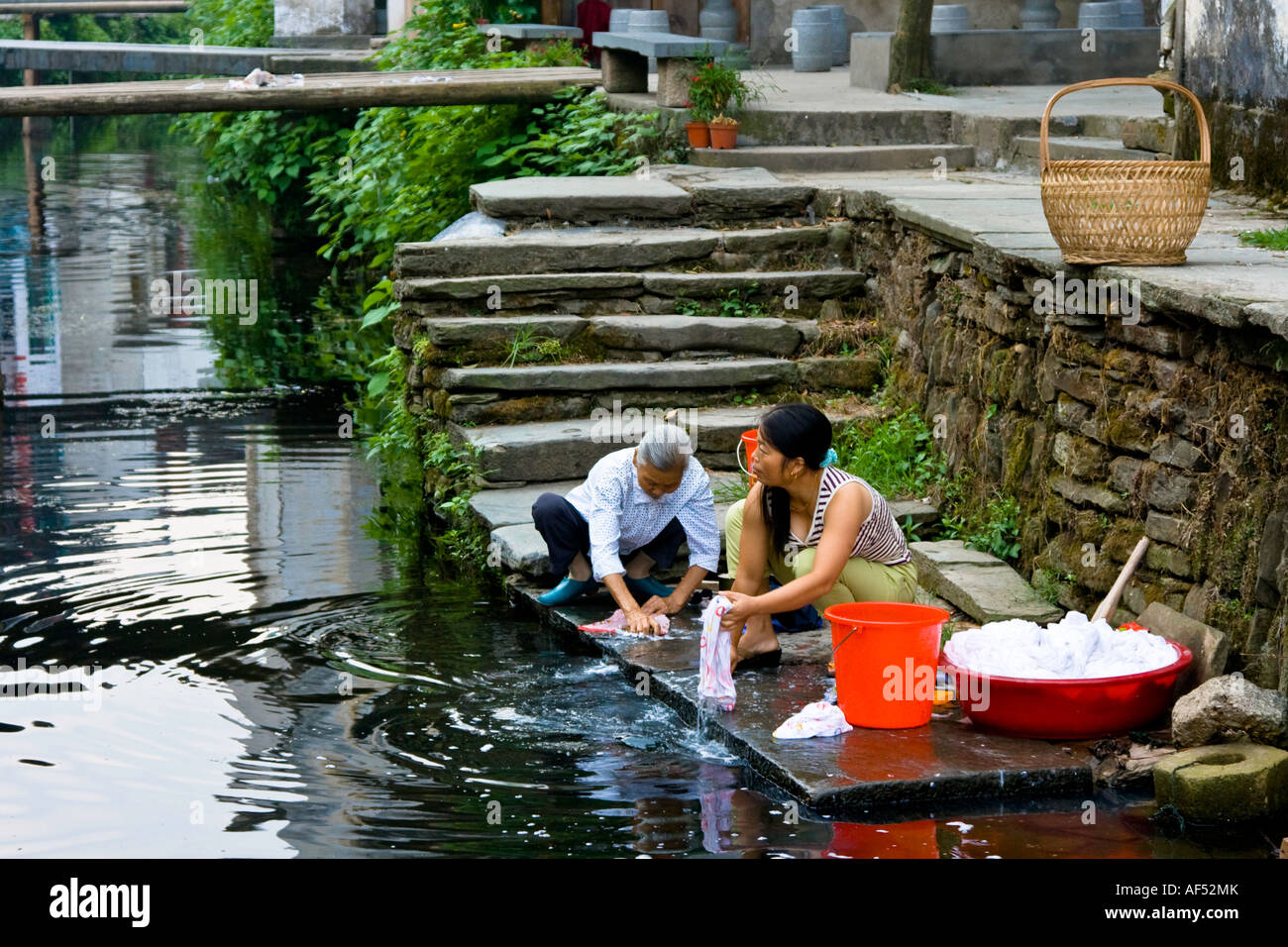Chinese laundry hi-res stock photography and images - Alamy