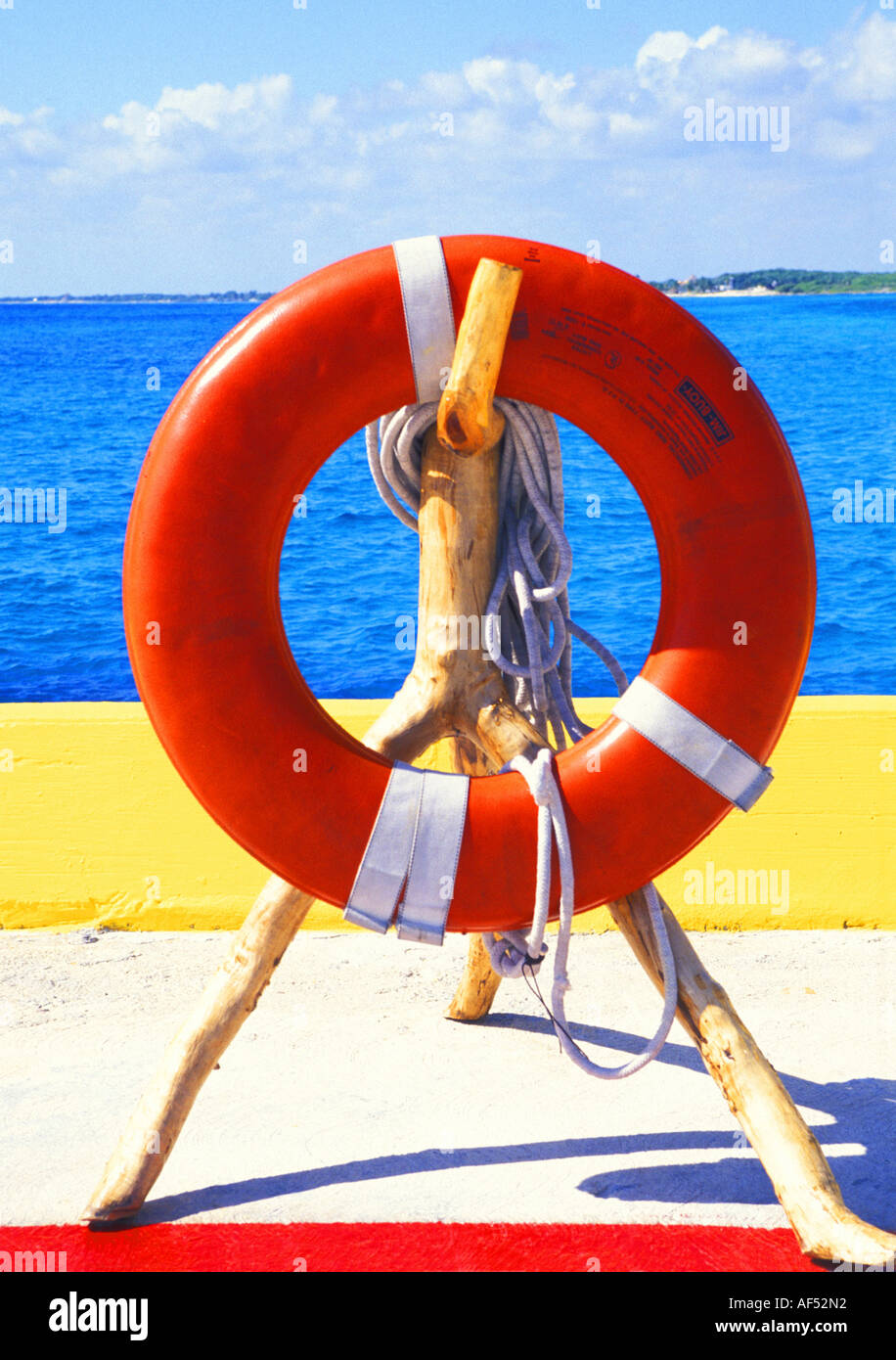 Life belt on stand hi-res stock photography and images - Alamy