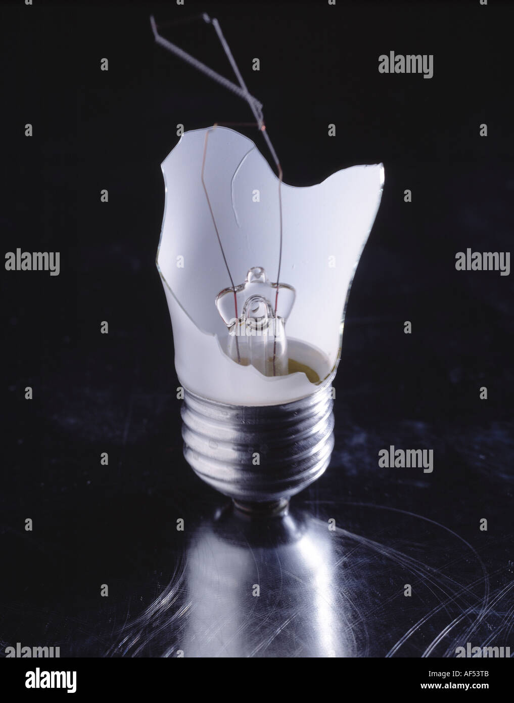 One filament bulb broken hi-res stock photography and images - Alamy
