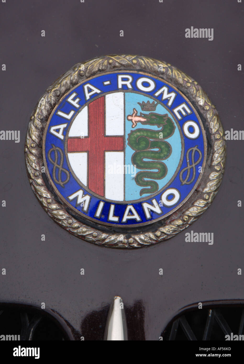 Alfa romeo badge hi-res stock photography and images - Alamy