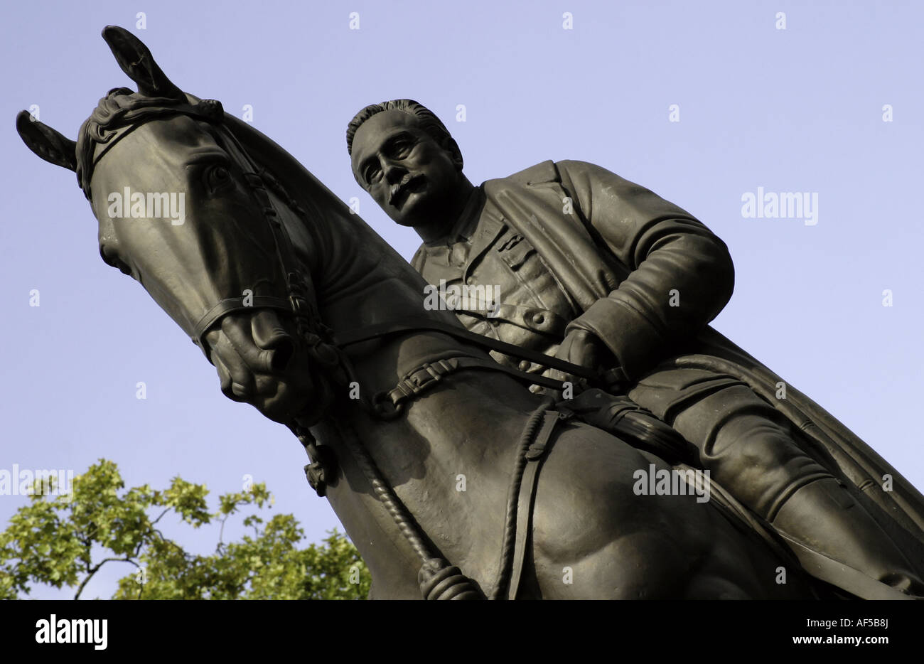 Field marshal douglas haig statue hi-res stock photography and images ...