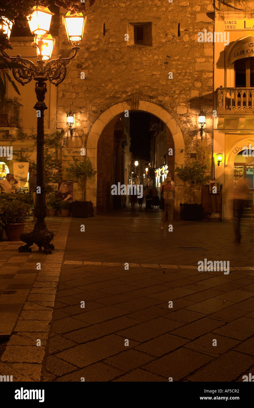 Corso umberto at night taormina hi-res stock photography and images - Alamy