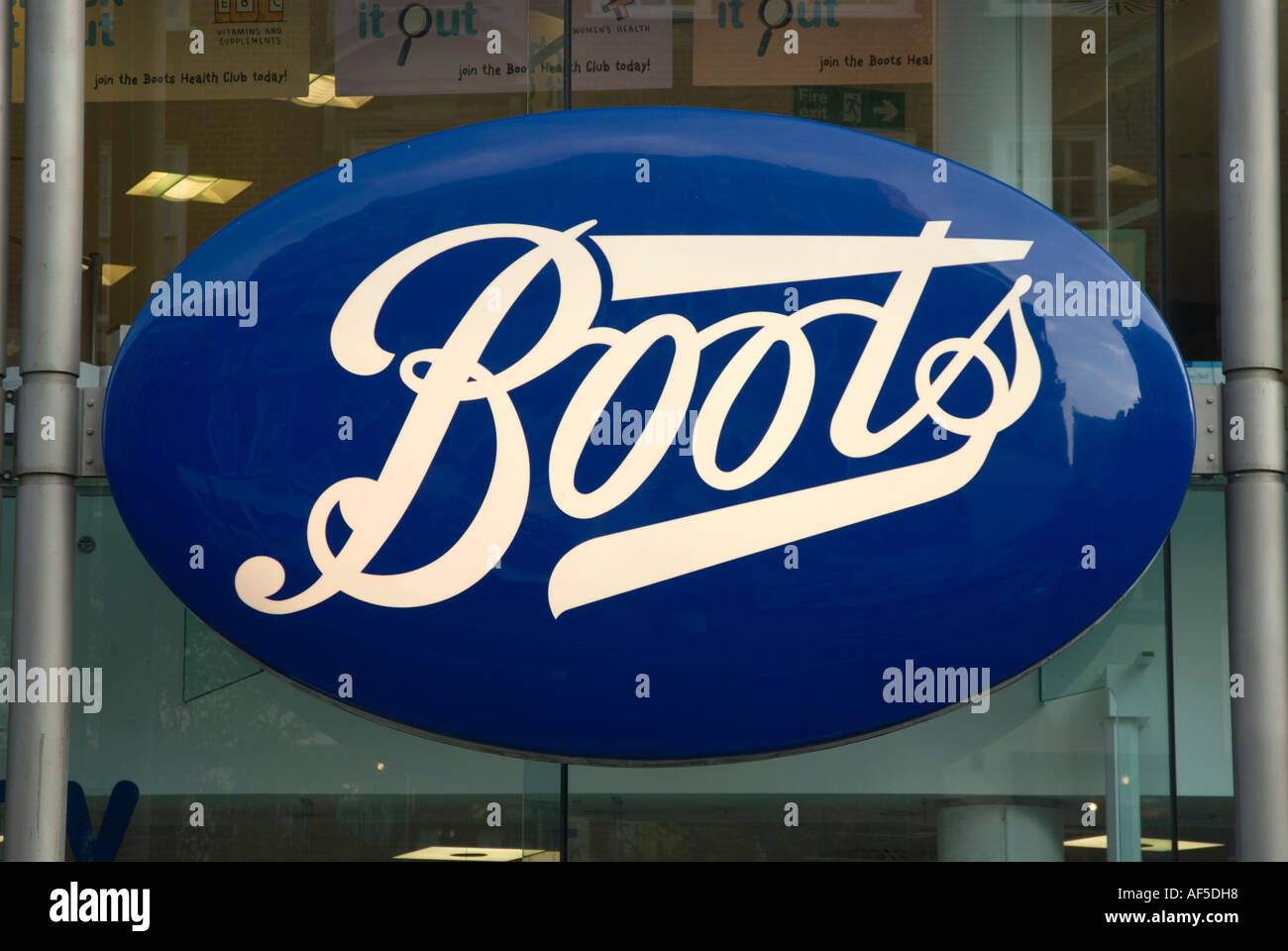 Boots logo hi-res stock photography and images - Alamy