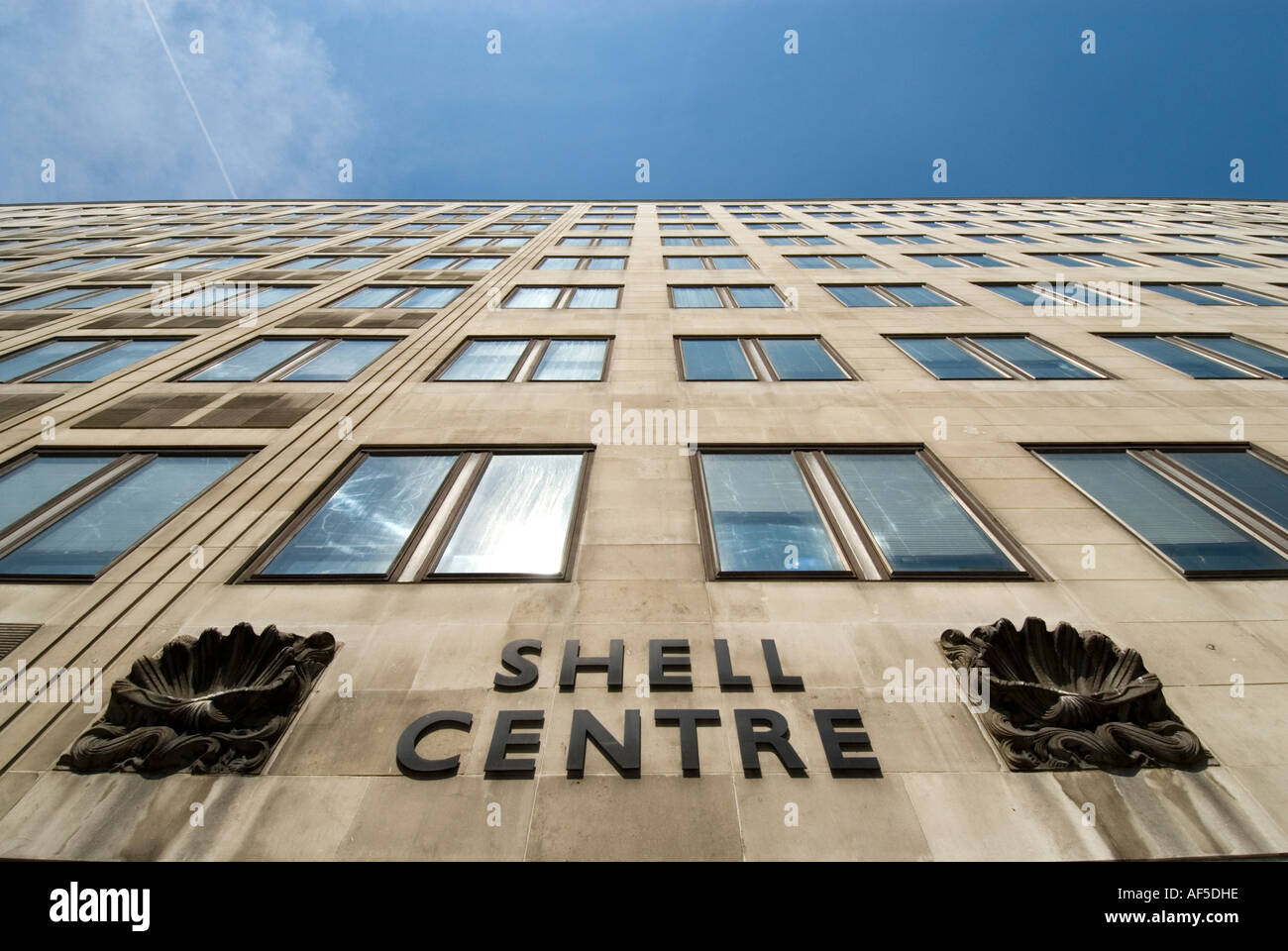 The shell centre hi-res stock photography and images - Alamy