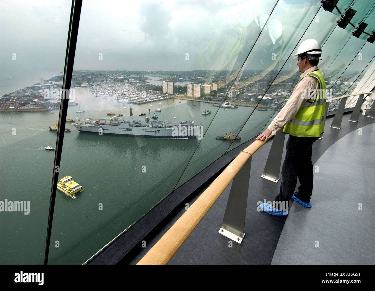 Aircraft carrier hms invincible hi-res stock photography and images - Alamy