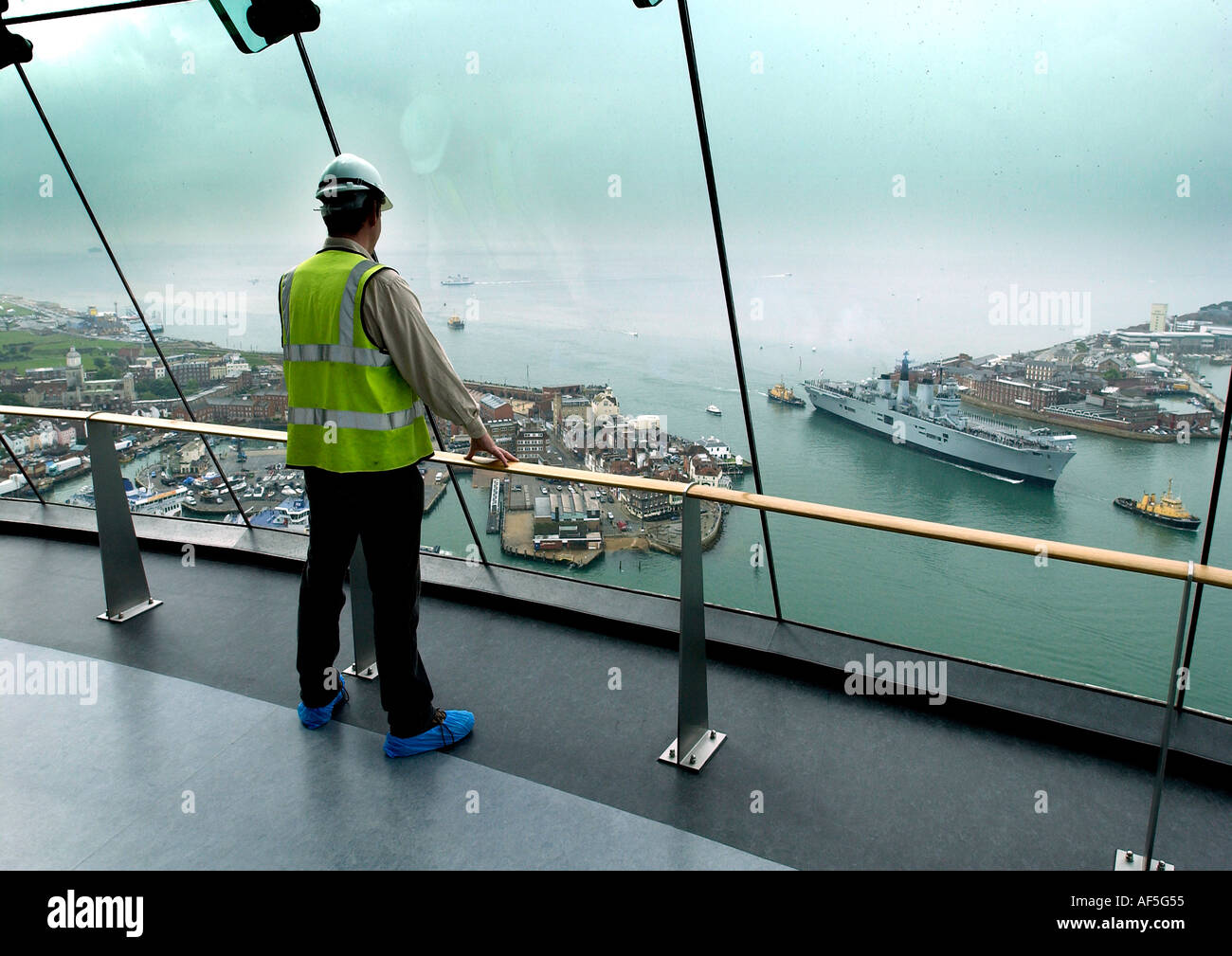 Aircraft carrier hms invincible hi-res stock photography and images - Alamy