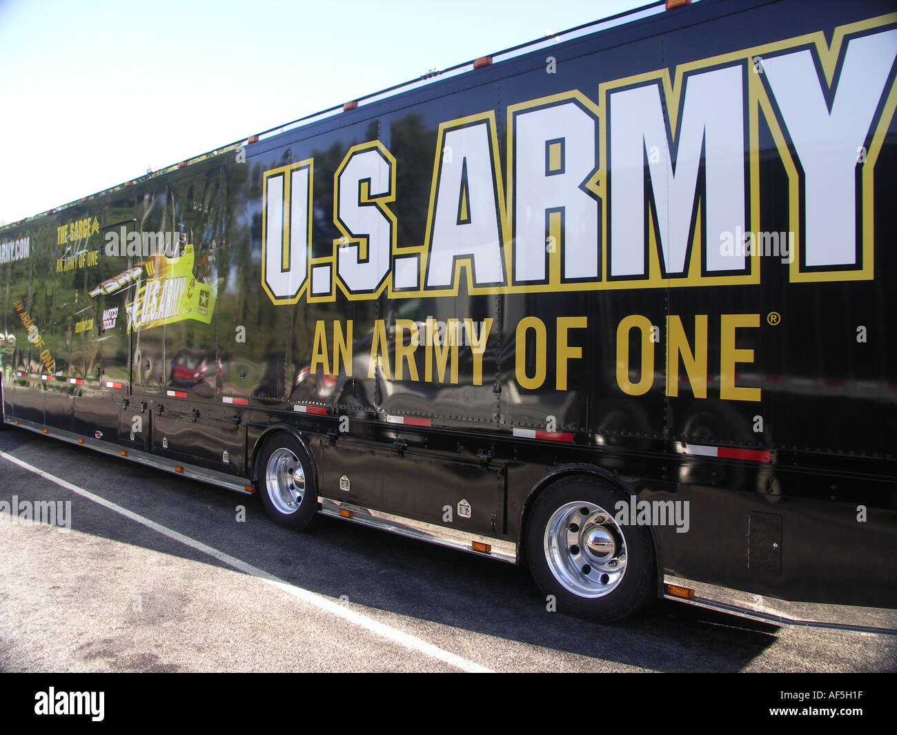 Military trailer hi-res stock photography and images - Alamy