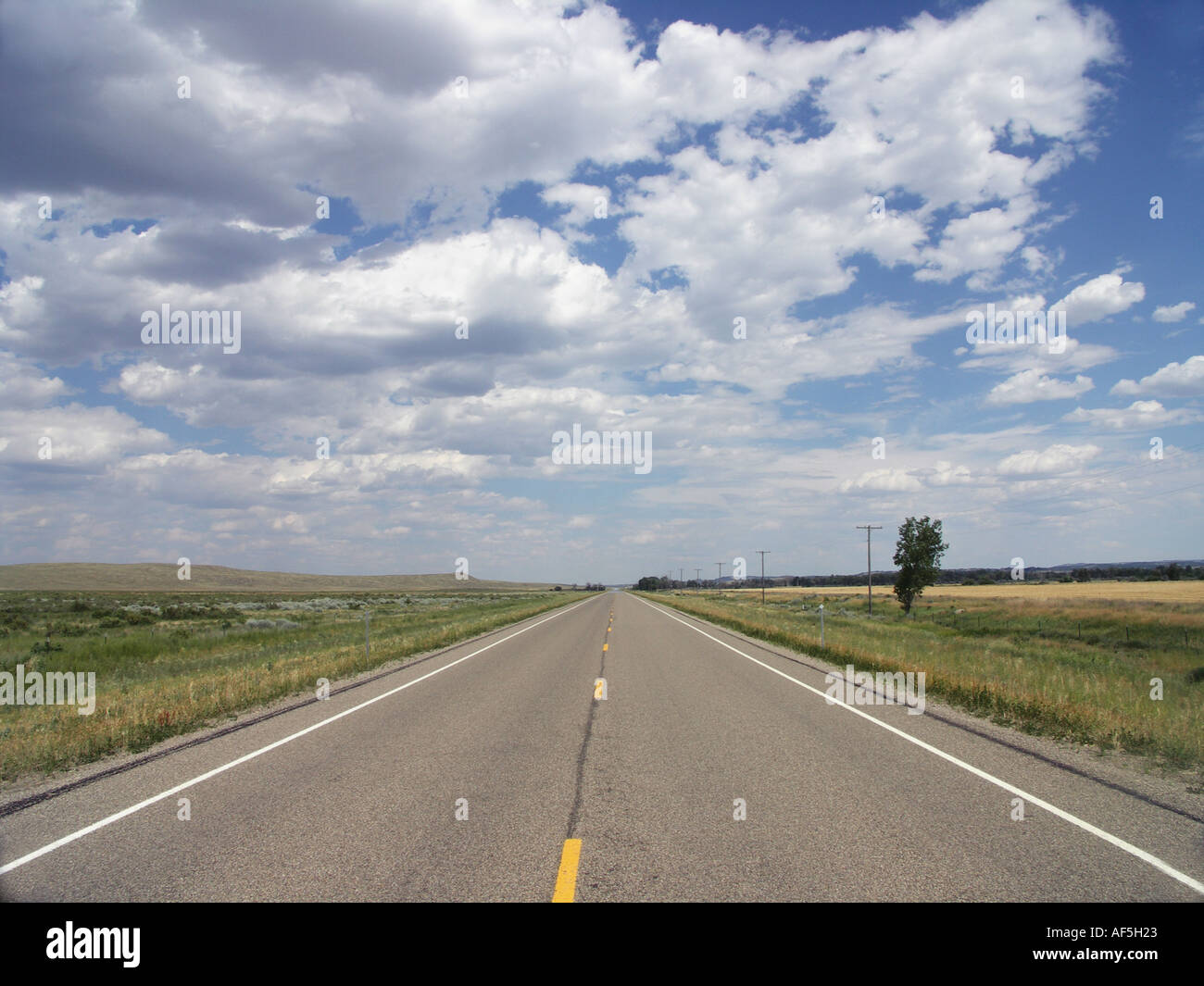 Two Lane Road Stock Photos & Two Lane Road Stock Images - Alamy