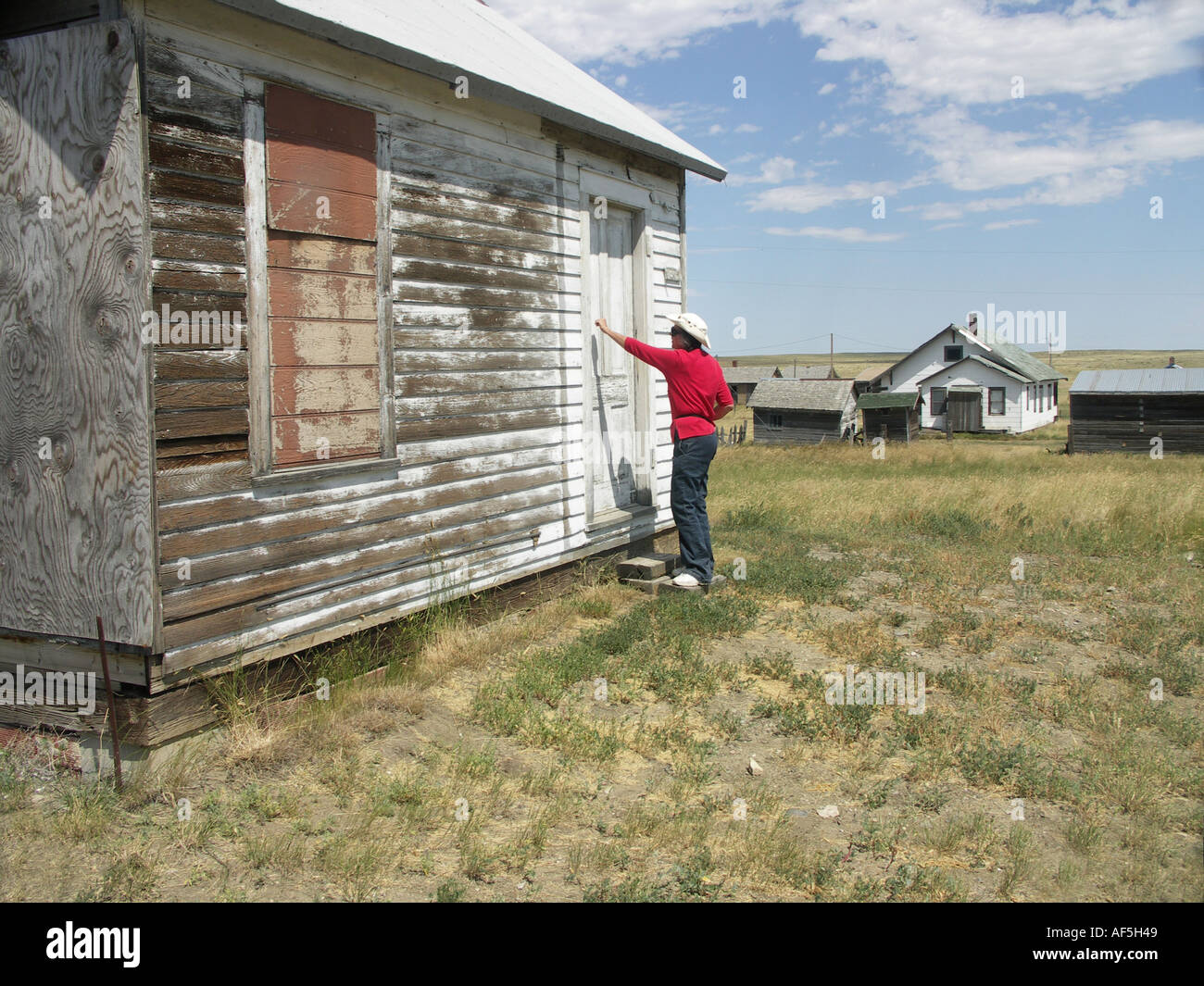 Abandoned vacant boarded up empty unoccupied building hi-res stock ...