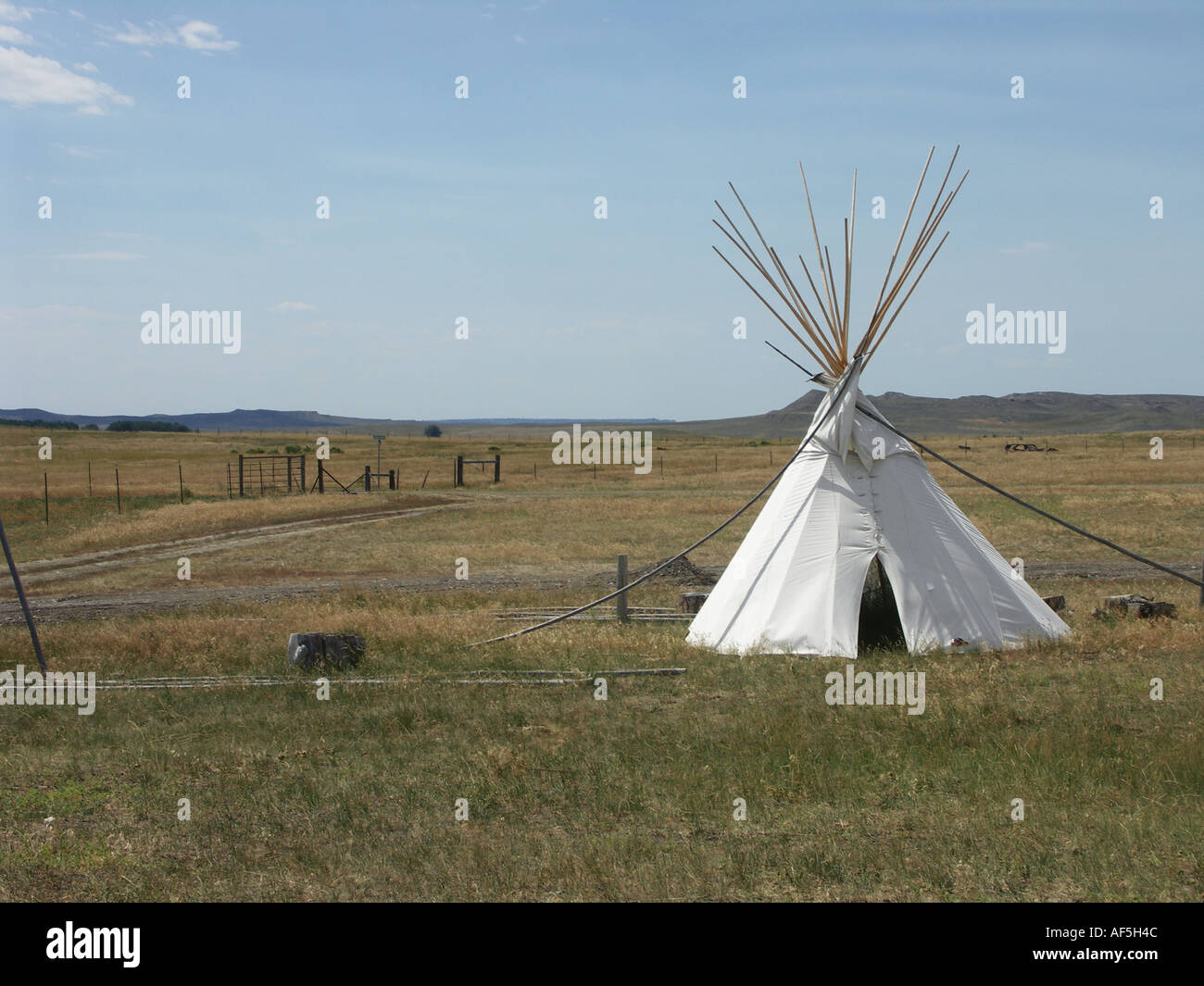 Indigenous tepee hi-res stock photography and images - Alamy