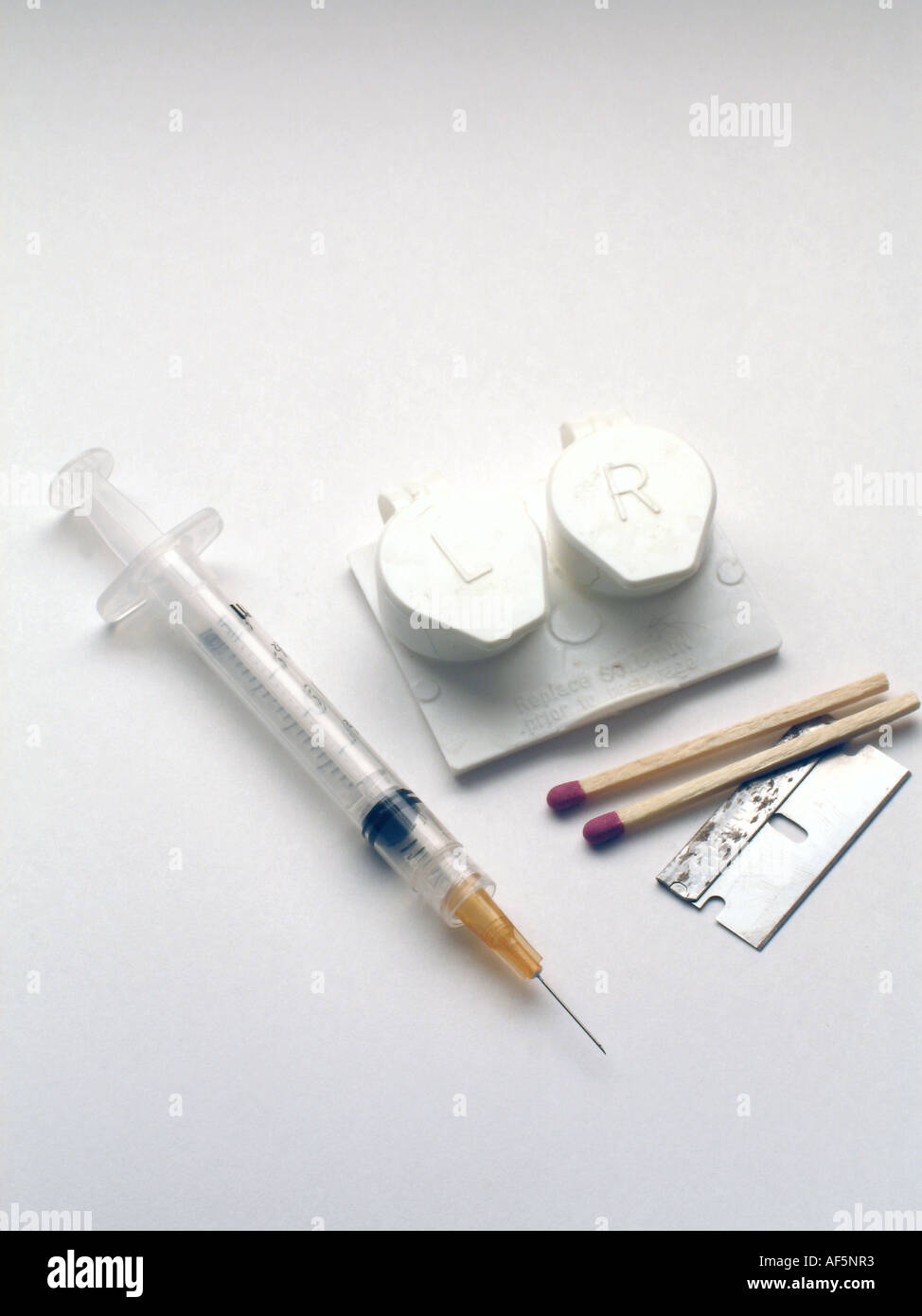 Drug paraphernalia hi-res stock photography and images - Alamy