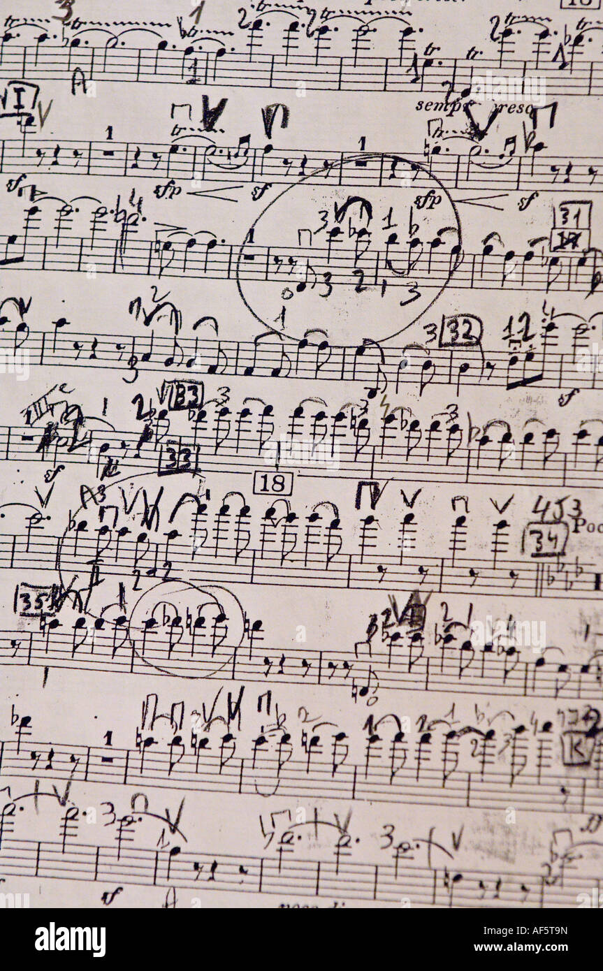 Music score hi-res stock photography and images - Alamy