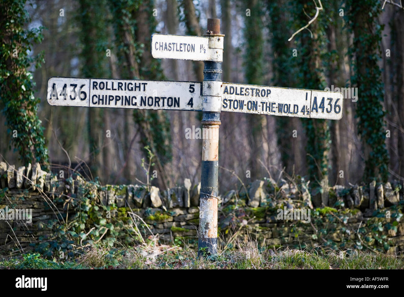 Chipping norton sign hi-res stock photography and images - Alamy