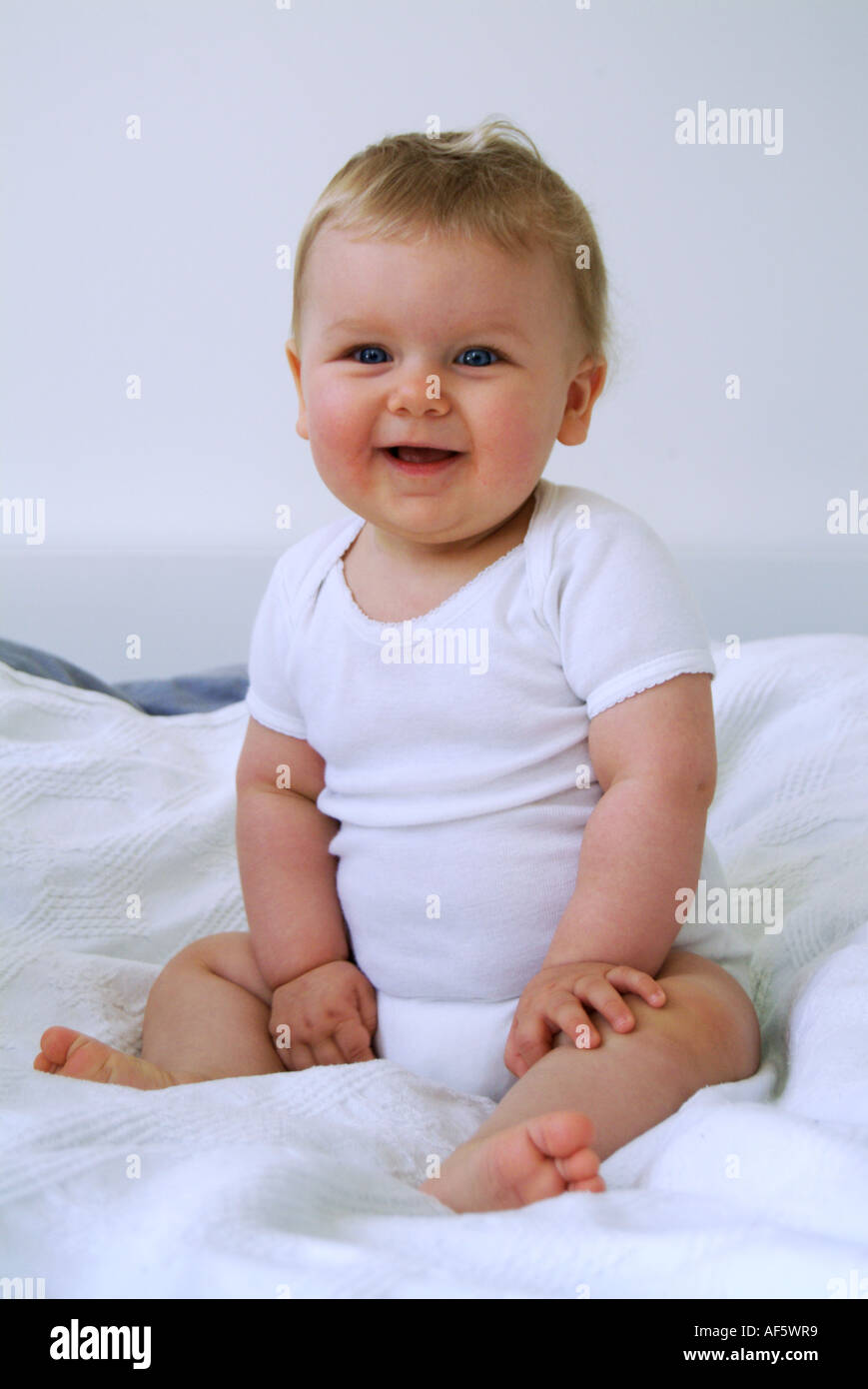 Human babies hi-res stock photography and images - Alamy