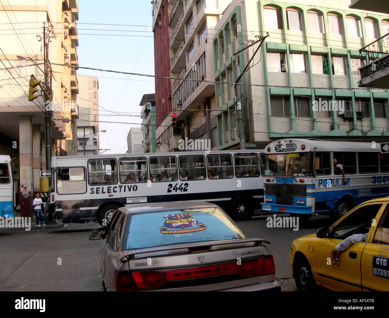 Guayaquil city traffic hi-res stock photography and images - Alamy
