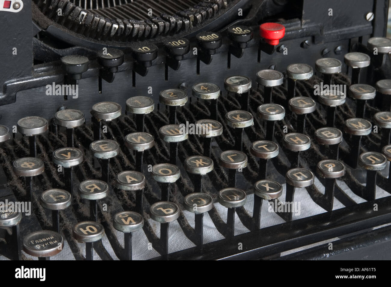 old dusty typewriter Stock Photo - Alamy