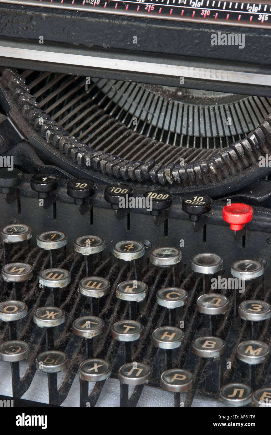 old dusty typewriter Stock Photo - Alamy