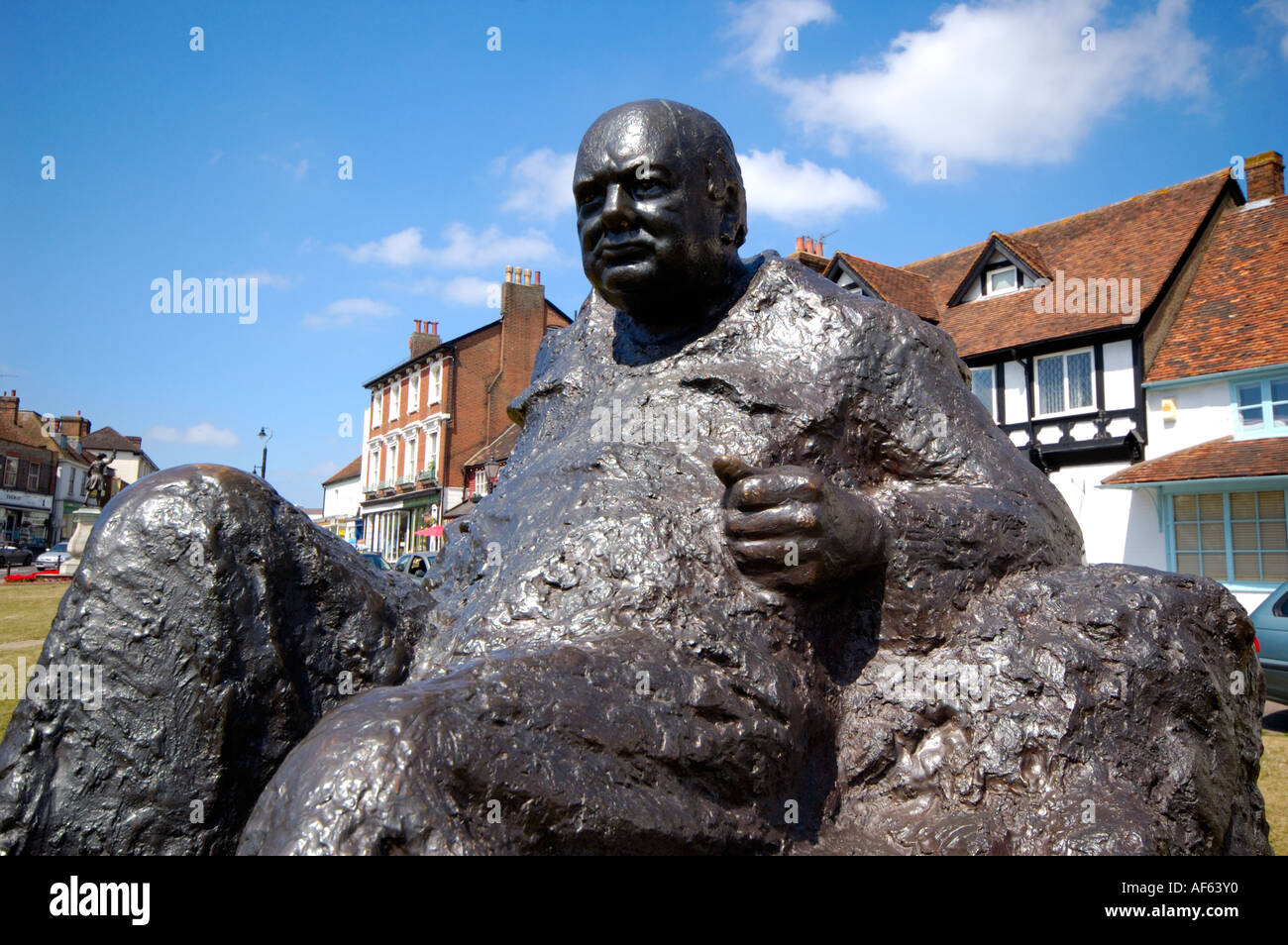 Statue of Sir Winston Churchill on Westerham Village Green, England ...