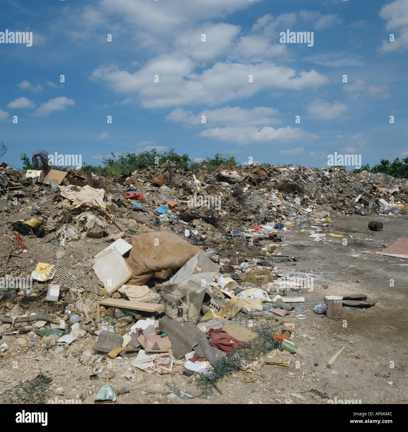 Emptying or dump hi-res stock photography and images - Alamy